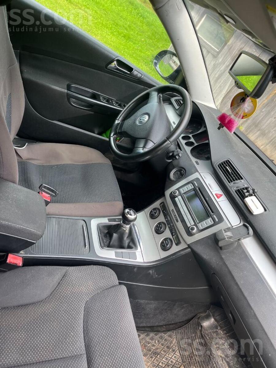 Melns Volkswagen Passat B6 2007 Jēkabpils, ar dzinēja tilpumu 2.00 L un nobraukumu 404 tūkst. km par 500 €, foto 4 vietnē AUTOMOTO.COM.LV