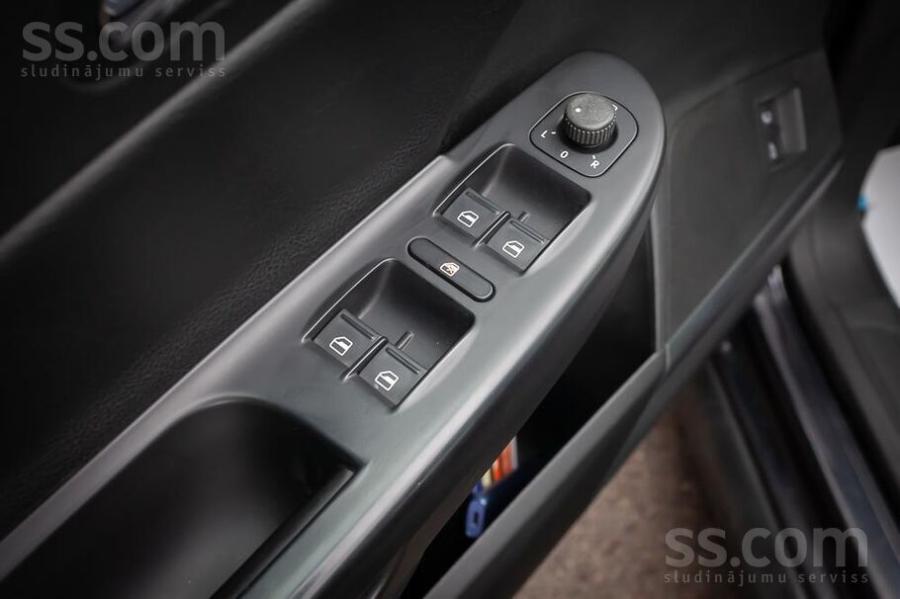 Melns Volkswagen Passat B6 2007 Tukums, ar dzinēja tilpumu 2.00 L un nobraukumu 291 tūkst. km par 1690 €, foto 14 vietnē AUTOMOTO.COM.LV