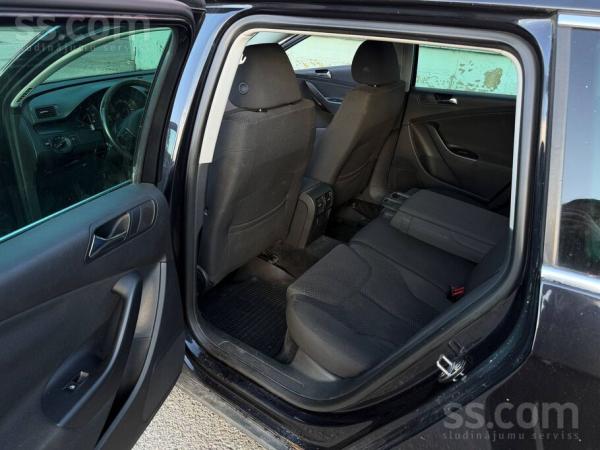 Black Volkswagen Passat B6 2007 in Riga, with an engine capacity of 2.00 L and mileage of 392 thousand km for 1280 €, photo 7 on AUTOMOTO.COM.LV