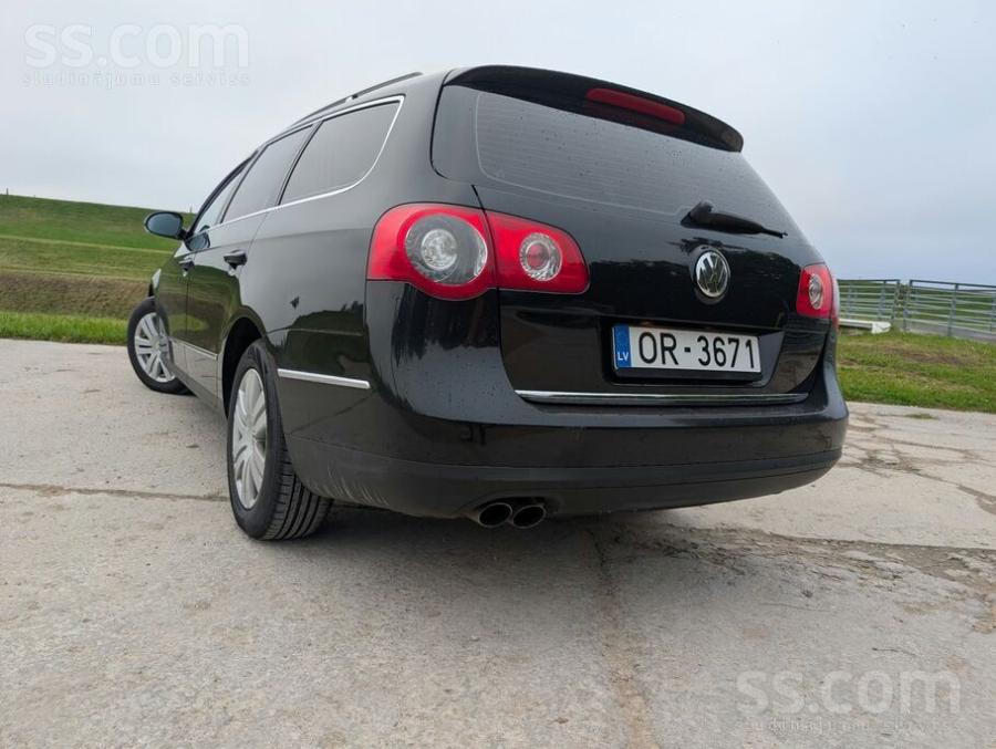 Black Volkswagen Passat B6 2007 in Riga, with an engine capacity of 2.00 L and mileage of 270 thousand km for 3290 €, photo 16 on AUTOMOTO.COM.LV
