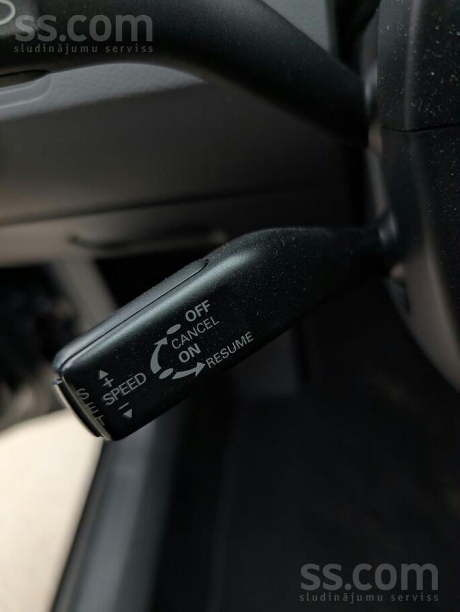 Black Volkswagen Passat B6 2007 in Riga, with an engine capacity of 2.00 L and mileage of 270 thousand km for 3290 €, photo 30 on AUTOMOTO.COM.LV