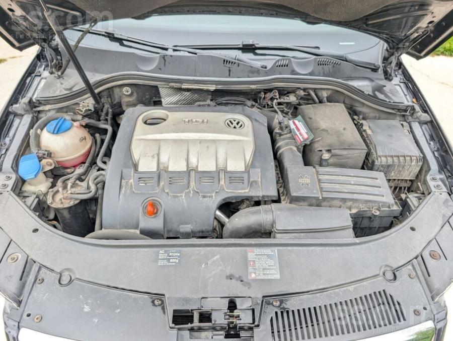 Black Volkswagen Passat B6 2007 in Riga, with an engine capacity of 2.00 L and mileage of 270 thousand km for 3290 €, photo 33 on AUTOMOTO.COM.LV