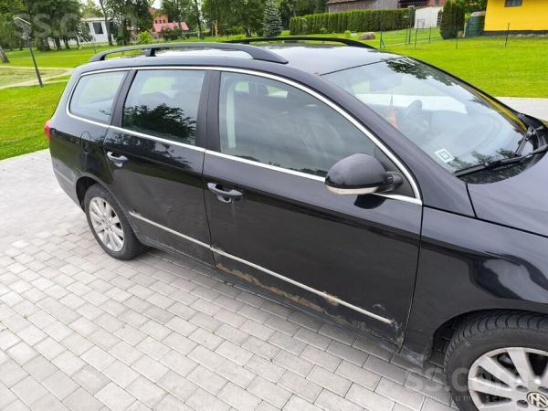 Black Volkswagen Passat B6 2008 in Bauska, with an engine capacity of 2.00 L and mileage of 336 thousand km for 1850 €, photo 4 on AUTOMOTO.COM.LV