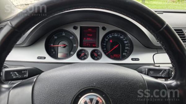 Melns Volkswagen Passat B6 2008 Ogre, ar dzinēja tilpumu 2.00 L un nobraukumu 390 tūkst. km par 1200 €, foto 3 vietnē AUTOMOTO.COM.LV