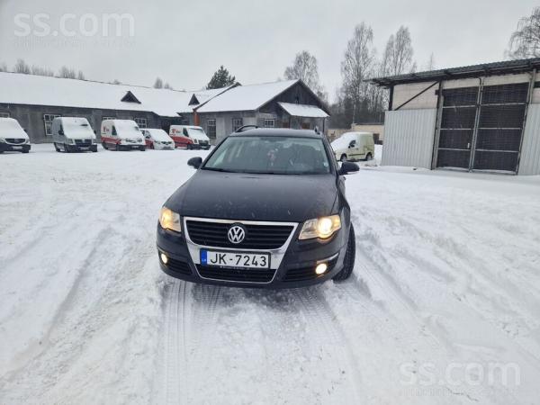 Melns Volkswagen Passat B6 2008 Preiļi, ar dzinēja tilpumu 2.00 L un nobraukumu 346 tūkst. km par 1900 €, foto 3 vietnē AUTOMOTO.COM.LV