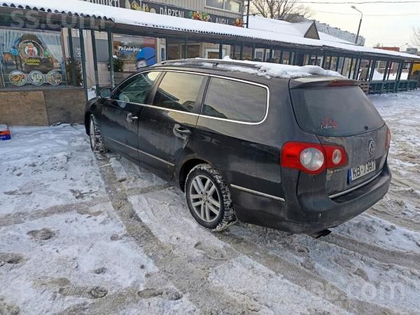 Black Volkswagen Passat B6 2008 in Riga, with an engine capacity of 2.00 L and mileage of 423 thousand km for 950 €, photo 3 on AUTOMOTO.COM.LV