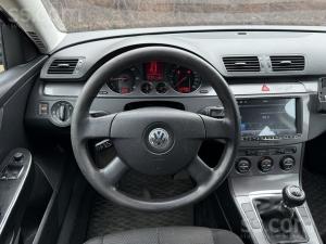 Black Volkswagen Passat B6 2008 in Riga, with an engine capacity of 2.00 L and mileage of 380 thousand km for 1650 €, photo 8 on AUTOMOTO.COM.LV