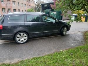 Black Volkswagen Passat B6 2008 in Riga, with an engine capacity of 2.00 L and mileage of 422 thousand km for 1200 €, photo 6 on AUTOMOTO.COM.LV