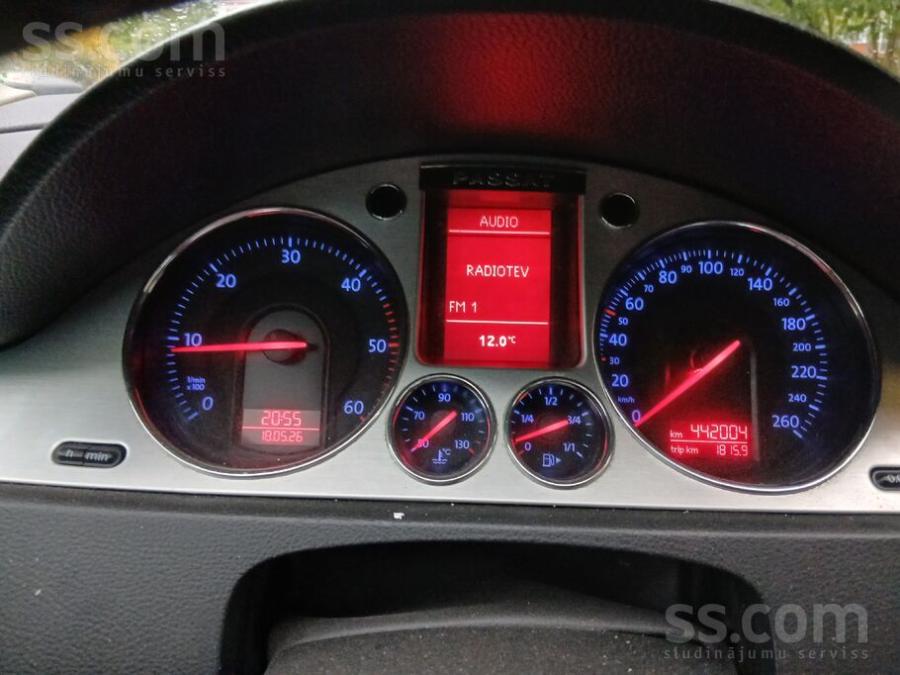 Black Volkswagen Passat B6 2008 in Riga, with an engine capacity of 2.00 L and mileage of 422 thousand km for 1200 €, photo 9 on AUTOMOTO.COM.LV