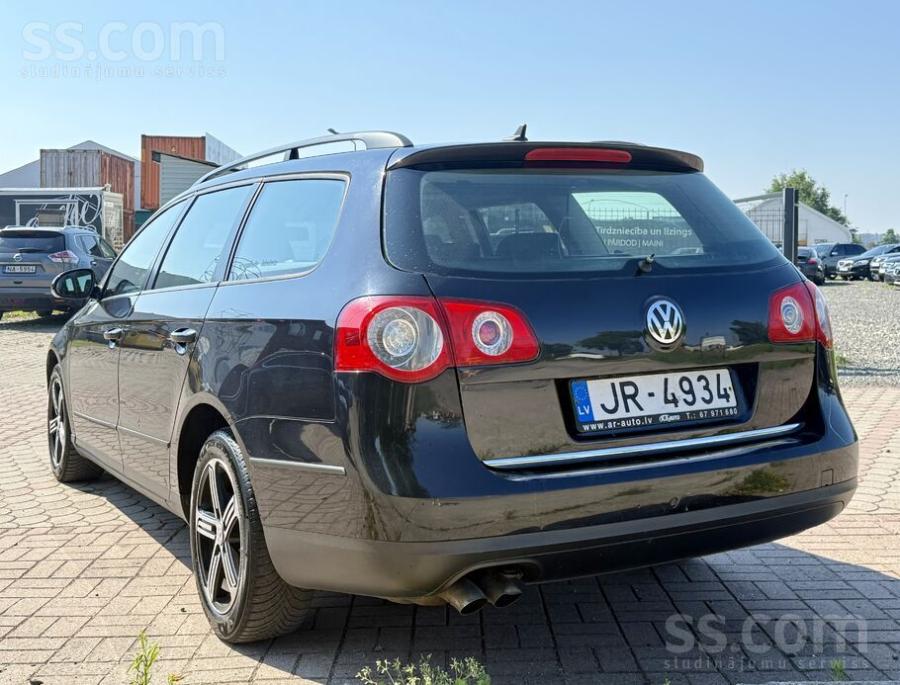 Black Volkswagen Passat B6 2008 in Riga, with an engine capacity of 2.00 L and mileage of 380 thousand km for 1650 €, photo 4 on AUTOMOTO.COM.LV