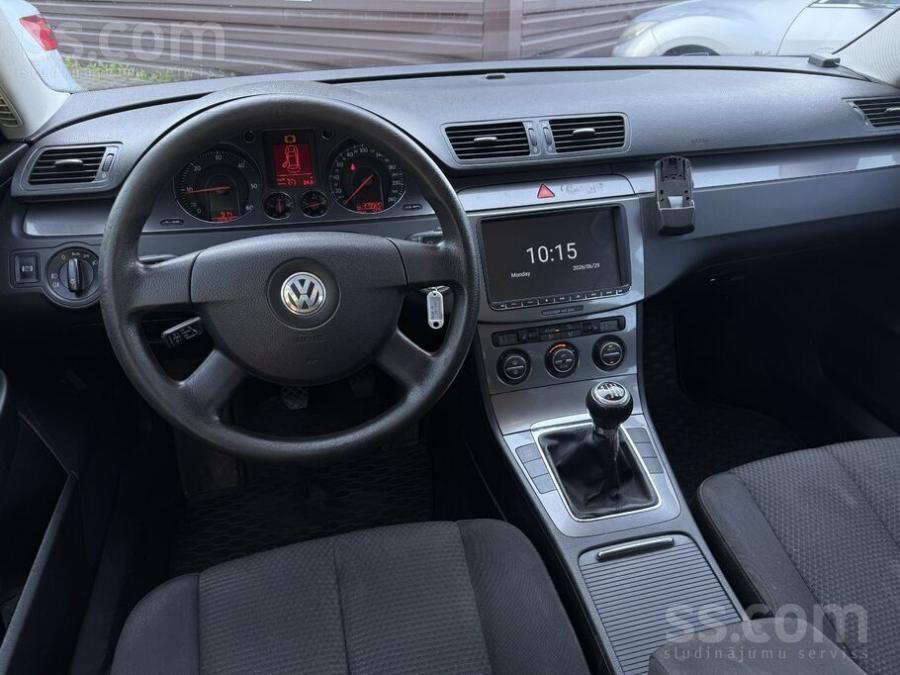 Black Volkswagen Passat B6 2008 in Riga, with an engine capacity of 2.00 L and mileage of 380 thousand km for 1650 €, photo 6 on AUTOMOTO.COM.LV