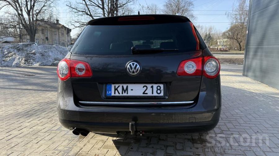 Melns Volkswagen Passat B6 2008 Rīga, ar dzinēja tilpumu 2.00 L un nobraukumu 268 tūkst. km par 2400 €, foto 5 vietnē AUTOMOTO.COM.LV