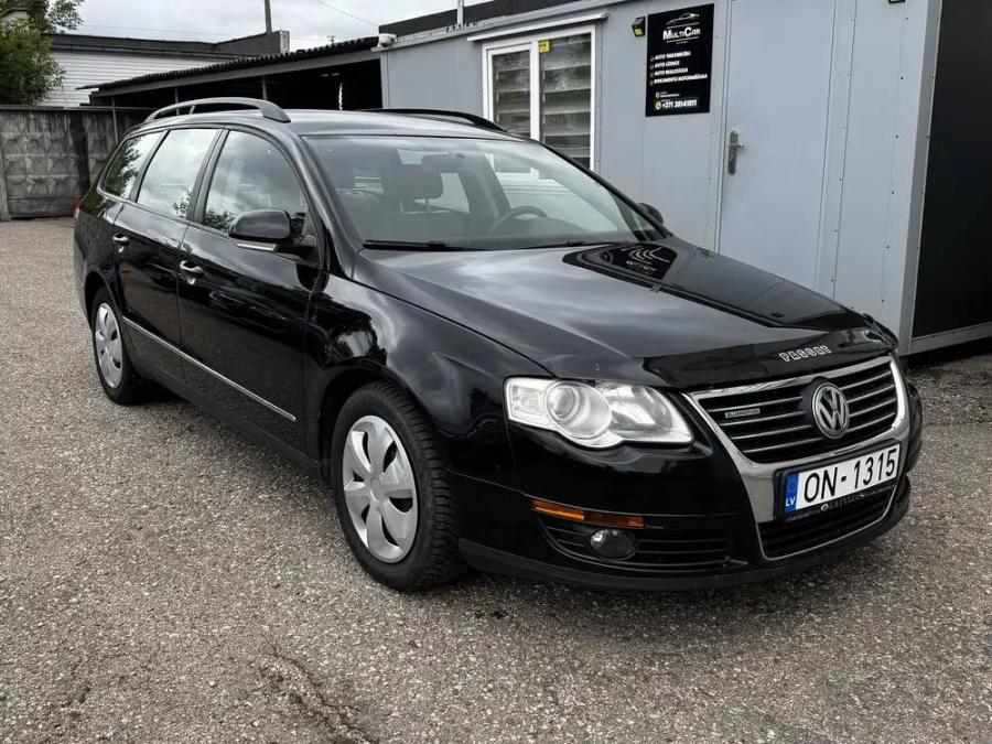 Melns Volkswagen Passat B6 2008 Daugavpils, ar dzinēja tilpumu 1.90 L un nobraukumu 300 tūkst. km par 2350 €, foto 1 vietnē AUTOMOTO.COM.LV
