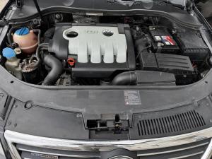 Melns Volkswagen Passat B6 2008 Daugavpils, ar dzinēja tilpumu 1.90 L un nobraukumu 300 tūkst. km par 2350 €, foto 24 vietnē AUTOMOTO.COM.LV