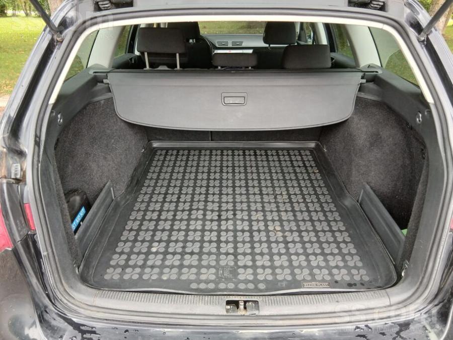 Black Volkswagen Passat B6 2008 in Bauska, with an engine capacity of 1.90 L and mileage of 260 thousand km for 2300 €, photo 5 on AUTOMOTO.COM.LV