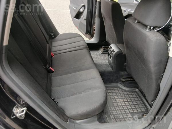 Black Volkswagen Passat B6 2008 in Bauska, with an engine capacity of 1.90 L and mileage of 260 thousand km for 1800 €, photo 7 on AUTOMOTO.COM.LV