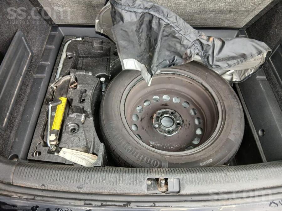 Melns Volkswagen Passat B6 2008 Bauska, ar dzinēja tilpumu 1.90 L un nobraukumu 260 tūkst. km par 1800 €, foto 12 vietnē AUTOMOTO.COM.LV
