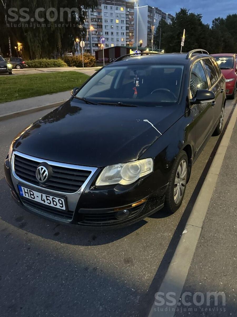 Black Volkswagen Passat B6 2008 in Riga, with an engine capacity of 2.00 L and mileage of 313 thousand km for 500 €, photo 1 on AUTOMOTO.COM.LV