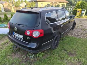 Black Volkswagen Passat B6 2008 in Riga, with an engine capacity of 3.20 L and mileage of 340 thousand km for 2500 €, photo 4 on AUTOMOTO.COM.LV