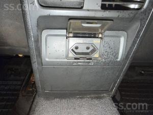 Melns Volkswagen Passat B6 2008 Rīga, ar dzinēja tilpumu 2.00 L un nobraukumu 330 tūkst. km par 2200 €, foto 9 vietnē AUTOMOTO.COM.LV