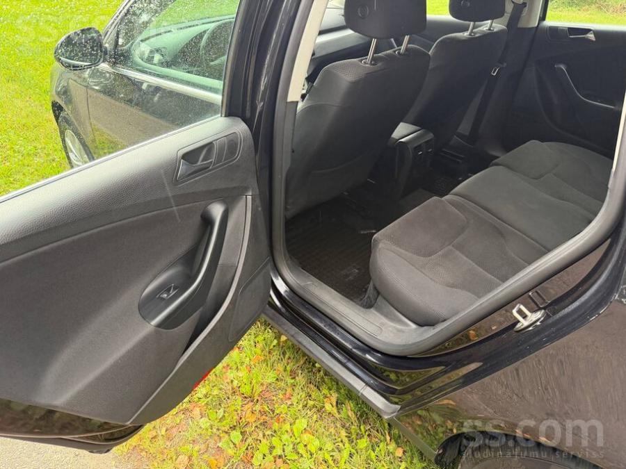 Melns Volkswagen Passat B6 2008 Rīga, ar dzinēja tilpumu 2.00 L un nobraukumu 330 tūkst. km par 2200 €, foto 12 vietnē AUTOMOTO.COM.LV
