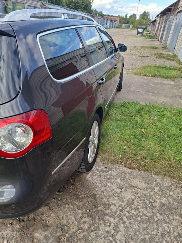 Black Volkswagen Passat B6 2008 in Daugavpils, with an engine capacity of 2.00 L and mileage of 345 thousand km for 2499 €, photo 6 on AUTOMOTO.COM.LV