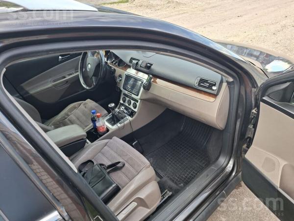 Black Volkswagen Passat B6 2008 in Daugavpils, with an engine capacity of 2.00 L and mileage of 345 thousand km for 2499 €, photo 8 on AUTOMOTO.COM.LV