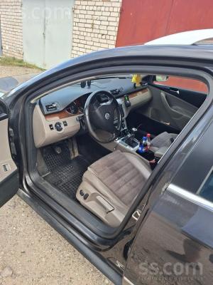 Melns Volkswagen Passat B6 2008 Daugavpils, ar dzinēja tilpumu 2.00 L un nobraukumu 345 tūkst. km par 2499 €, foto 9 vietnē AUTOMOTO.COM.LV