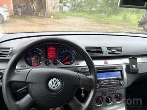 Melns Volkswagen Passat B6 2009 Cēsis, ar dzinēja tilpumu 1.90 L un nobraukumu 302 tūkst. km par 1650 €, foto 10 vietnē AUTOMOTO.COM.LV