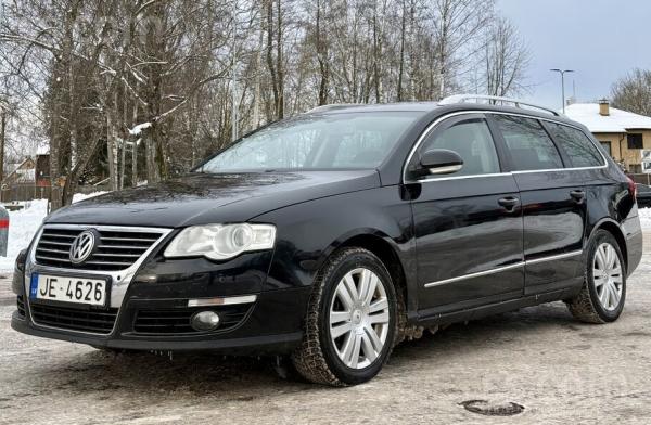 Black Volkswagen Passat B6 2009 in Riga, with an engine capacity of 2.00 L and mileage of 441 thousand km for 1890 €, photo 2 on AUTOMOTO.COM.LV