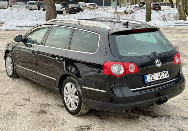 Black Volkswagen Passat B6 2009 in Riga, with an engine capacity of 2.00 L and mileage of 441 thousand km for 1890 €, photo 4 on AUTOMOTO.COM.LV