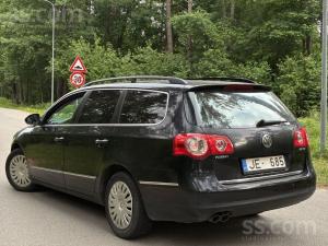 Black Volkswagen Passat B6 2009 in Riga, with an engine capacity of 2.00 L and mileage of 349 thousand km for 1950 €, photo 7 on AUTOMOTO.COM.LV