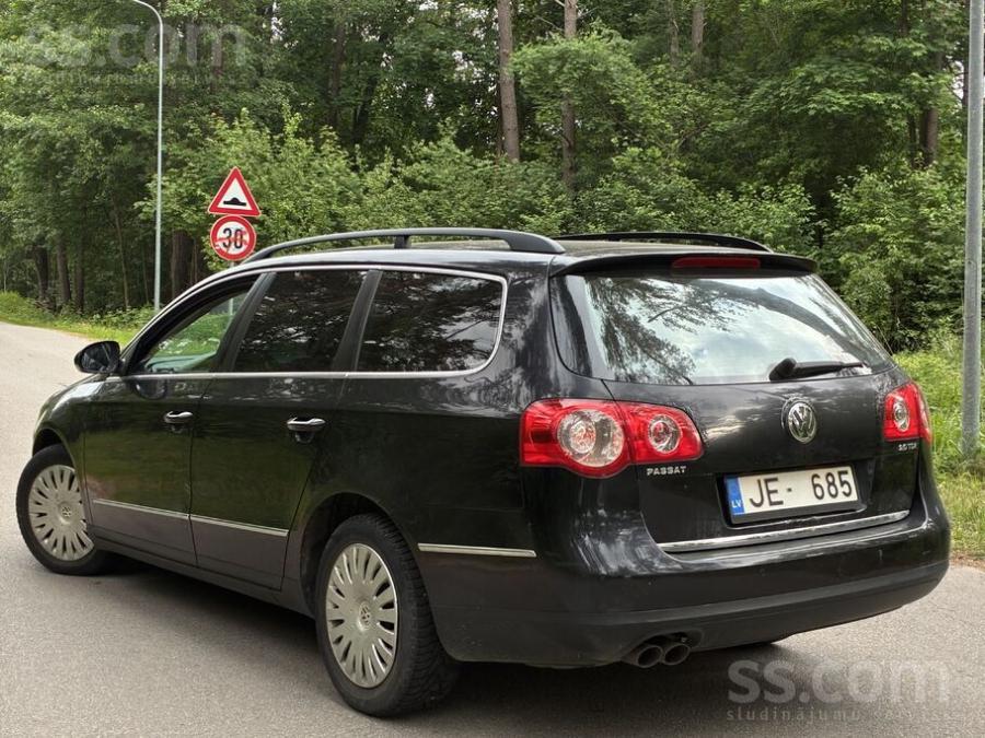 Black Volkswagen Passat B6 2009 in Riga, with an engine capacity of 2.00 L and mileage of 349 thousand km for 1950 €, photo 7 on AUTOMOTO.COM.LV