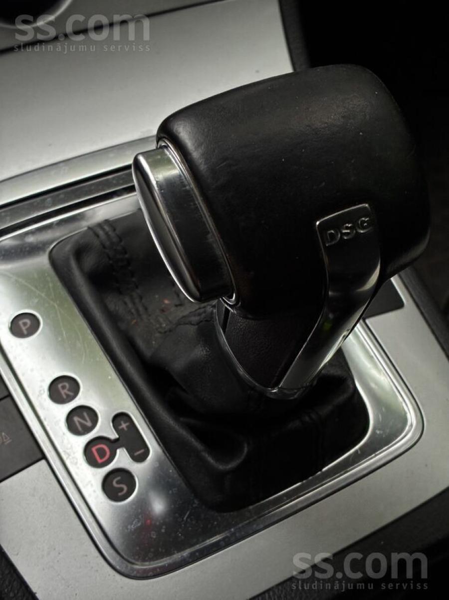 Black Volkswagen Passat B6 2009 in Riga, with an engine capacity of 2.00 L and mileage of 349 thousand km for 1950 €, photo 10 on AUTOMOTO.COM.LV