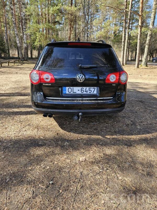 Черный Фольксваген Пассат Б6 2009 в Цесис, объемом двигателя 2.00 л и пробегом 286 тыс. км за 2750 €, фото 5 на AUTOMOTO.COM.LV