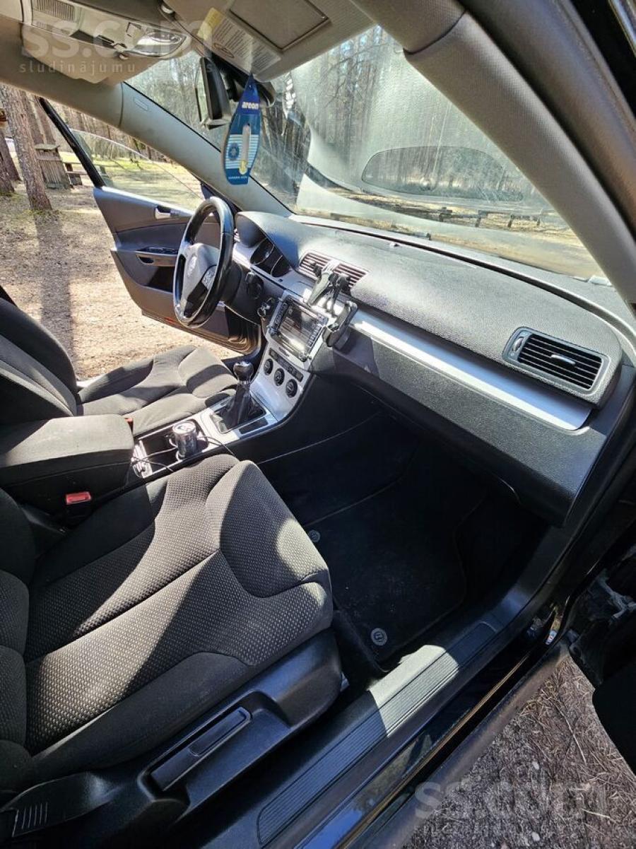Melns Volkswagen Passat B6 2009 Cēsis, ar dzinēja tilpumu 2.00 L un nobraukumu 286 tūkst. km par 2750 €, foto 13 vietnē AUTOMOTO.COM.LV