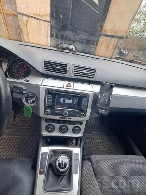 Melns Volkswagen Passat B6 2009 Daugavpils, ar dzinēja tilpumu 2.00 L un nobraukumu 188 tūkst. km par 3960 €, foto 6 vietnē AUTOMOTO.COM.LV
