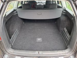 Melns Volkswagen Passat B6 2009 Daugavpils, ar dzinēja tilpumu 2.00 L un nobraukumu 188 tūkst. km par 3960 €, foto 9 vietnē AUTOMOTO.COM.LV