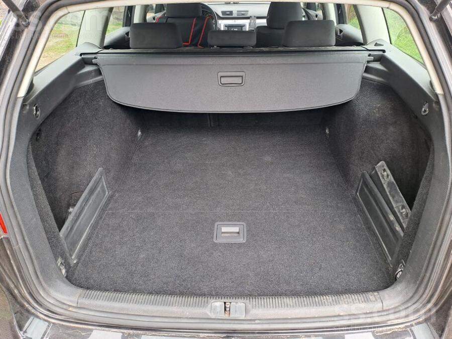 Melns Volkswagen Passat B6 2009 Daugavpils, ar dzinēja tilpumu 2.00 L un nobraukumu 188 tūkst. km par 3960 €, foto 9 vietnē AUTOMOTO.COM.LV