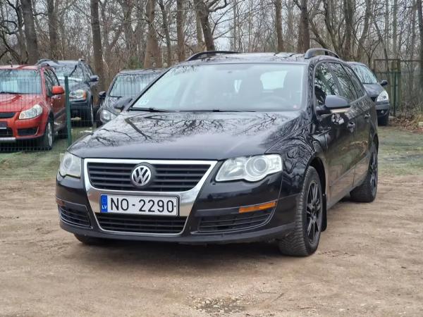 Black Volkswagen Passat B6 2009 in Grobiņa, with an engine capacity of 2.00 L and mileage of 300 thousand km for 950 €, photo 2 on AUTOMOTO.COM.LV