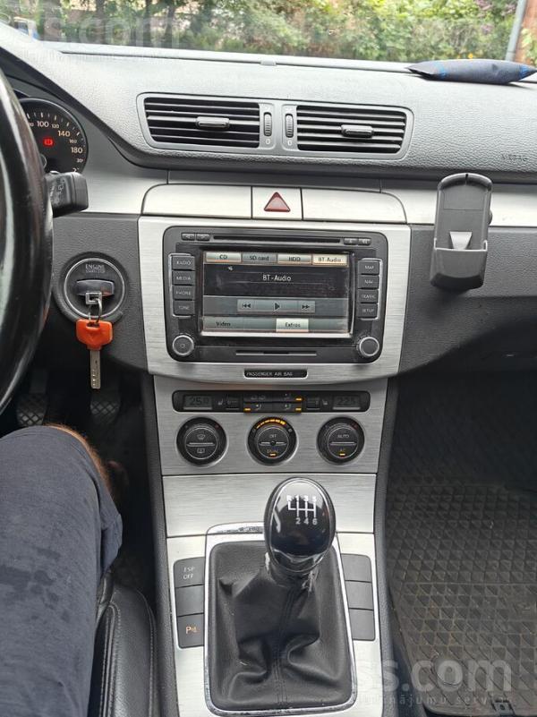 Melns Volkswagen Passat B6 2009 Rīga, ar dzinēja tilpumu 2.00 L un nobraukumu 409 tūkst. km par 1800 €, foto 8 vietnē AUTOMOTO.COM.LV