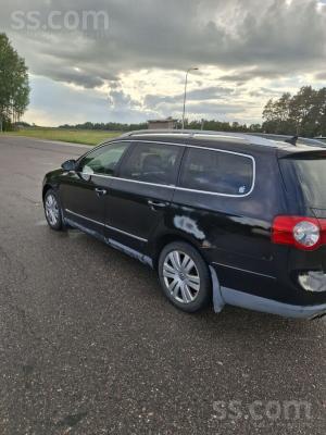 Black Volkswagen Passat B6 2009 in Riga, with an engine capacity of 2.00 L and mileage of 464 thousand km for 1800 €, photo 4 on AUTOMOTO.COM.LV