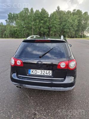 Black Volkswagen Passat B6 2009 in Riga, with an engine capacity of 2.00 L and mileage of 464 thousand km for 1800 €, photo 5 on AUTOMOTO.COM.LV