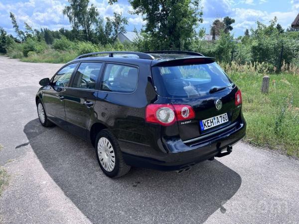 Melns Volkswagen Passat B6 2009 Daugavpils, ar dzinēja tilpumu 2.00 L un nobraukumu 276 tūkst. km par 2699 €, foto 3 vietnē AUTOMOTO.COM.LV