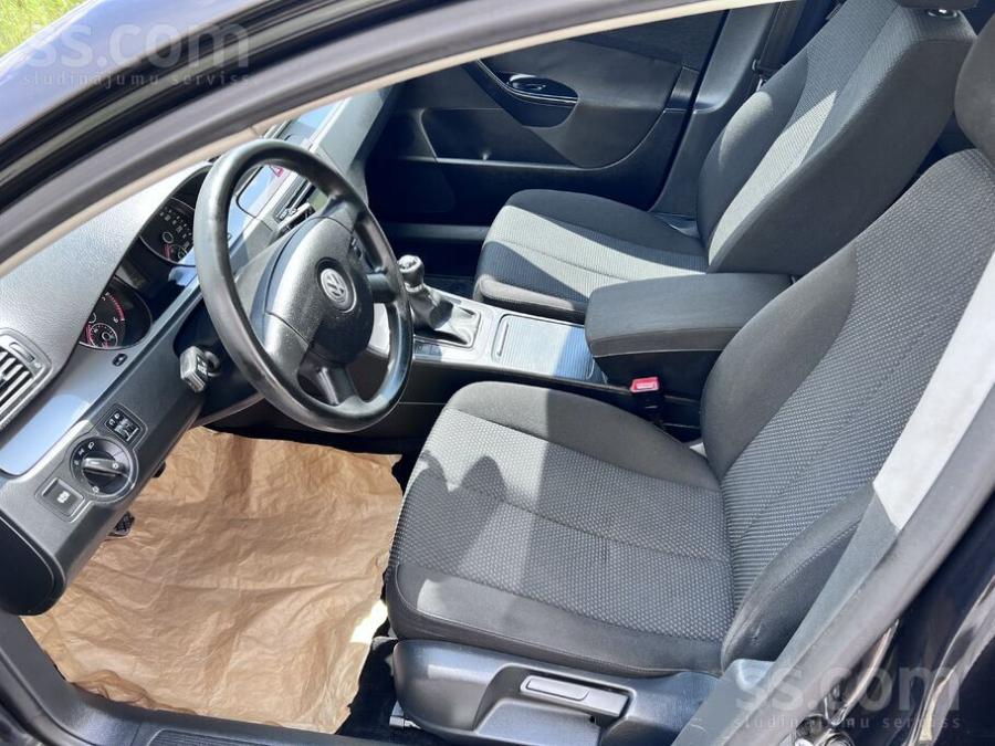 Melns Volkswagen Passat B6 2009 Daugavpils, ar dzinēja tilpumu 2.00 L un nobraukumu 276 tūkst. km par 2699 €, foto 18 vietnē AUTOMOTO.COM.LV