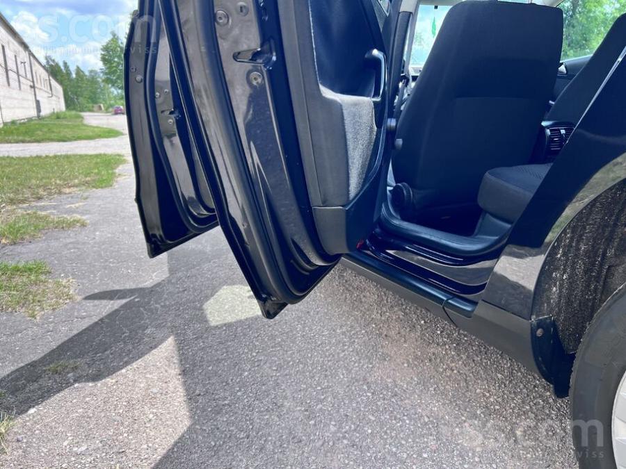 Melns Volkswagen Passat B6 2009 Daugavpils, ar dzinēja tilpumu 2.00 L un nobraukumu 276 tūkst. km par 2699 €, foto 26 vietnē AUTOMOTO.COM.LV