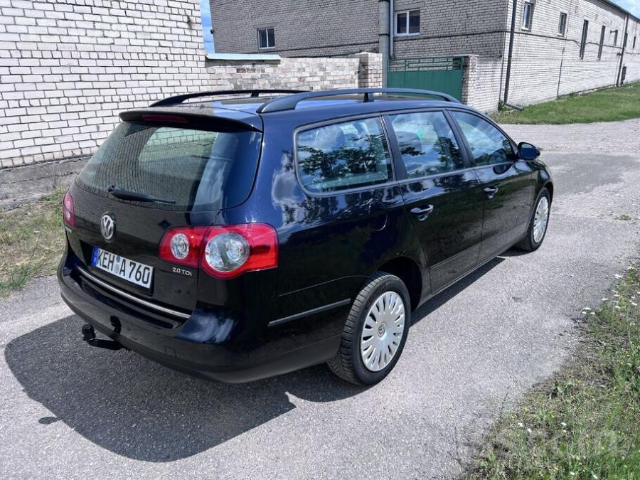 Black Volkswagen Passat B6 2009 in Daugavpils, with an engine capacity of 2.00 L and mileage of 276 thousand km for 2499 €, photo 5 on AUTOMOTO.COM.LV