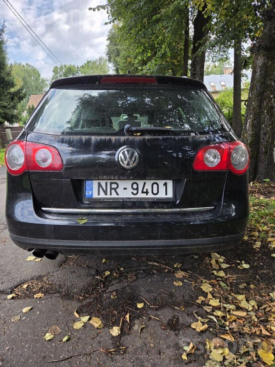 Black Volkswagen Passat B6 2009 in Riga, with an engine capacity of 2.00 L and mileage of 265 thousand km for 950 €, photo 4 on AUTOMOTO.COM.LV