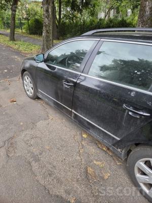 Black Volkswagen Passat B6 2009 in Riga, with an engine capacity of 2.00 L and mileage of 265 thousand km for 950 €, photo 7 on AUTOMOTO.COM.LV