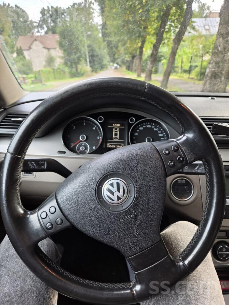 Black Volkswagen Passat B6 2009 in Riga, with an engine capacity of 2.00 L and mileage of 265 thousand km for 950 €, photo 8 on AUTOMOTO.COM.LV